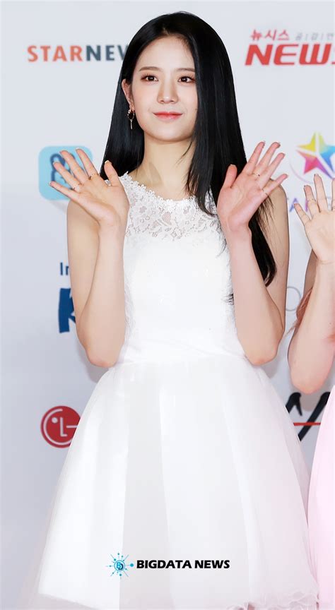 Big포토 프로미스나인fromis9 장규리 사랑스러운 소녀의 손인사