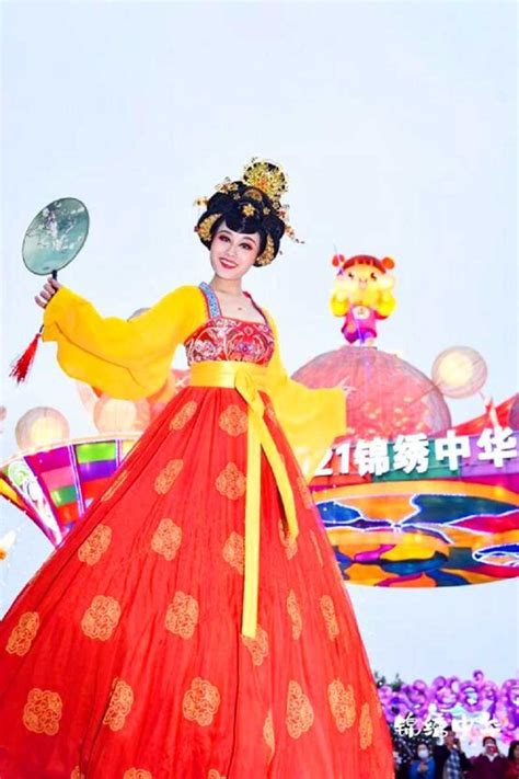 圣诞夜前夕，自贡彩灯点亮深圳！ 彩灯新闻 自贡市腾飞文化艺术有限公司