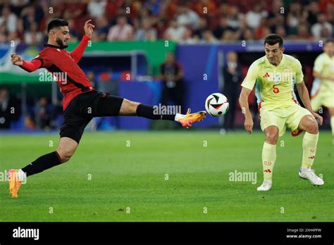 Armando Broja Dani Vivian Beim Spiel Der Uefa Euro 2024 Zwischen Den