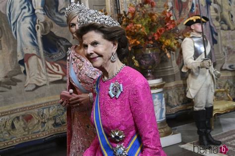 Silvia De Suecia Luce La Tiara Braganza En La Cena De Gala Ofrecida A