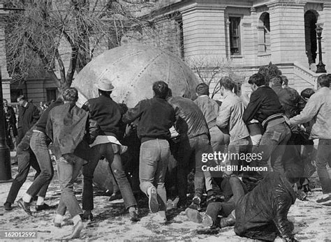 Sigma Gamma Epsilon Photos Et Images De Collection Getty Images