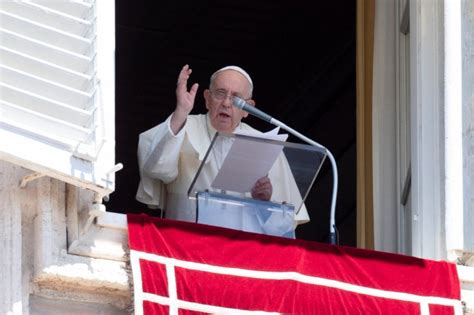 Pope Francis Begs Putin To Stop Spiral Of Violence And Death Ibtimes