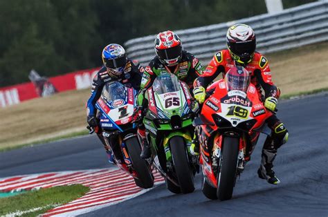 Hasil Race1 WSBK Imola Italia 2023 Alvaro Bautista Juara Toprak 2