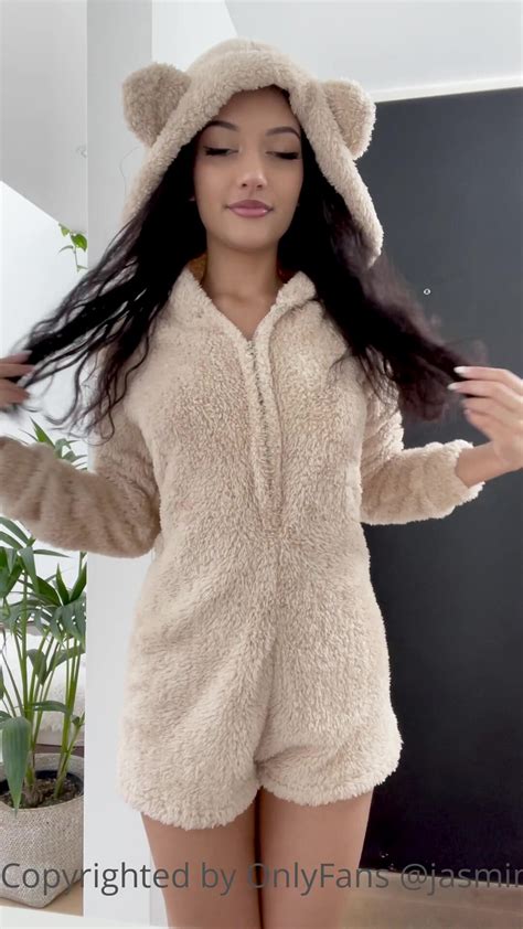 Jaminx Naked All Naughty Showing Her Pussy And Natural Breasts Cnn Amador