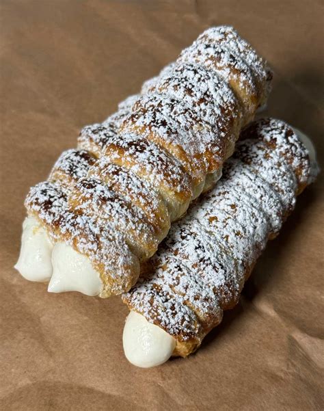 Puff Pastry Cream Horns Cookie Madness