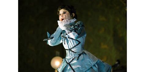 À LopÉra Théâtre à Avignon Audrey Tautou épouse Manipulée