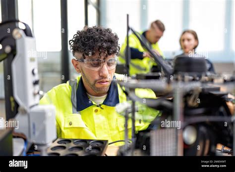 Engineer Learn Basic Theory How To Operation Maintenance And Programing