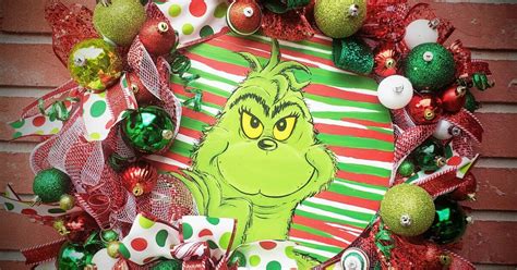 Grinch Holiday Decorations Pics Bored Panda