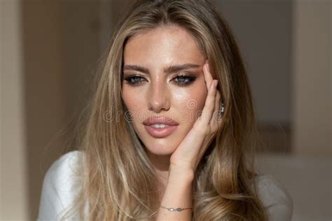 Beauty Woman Face Fashion Vogue Style Closeup Portrait Sensual Young
