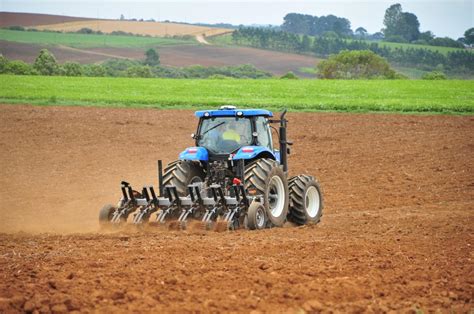 Adequa O De Tratores Para Aumentar Produ O De Culturas Revista Cultivar