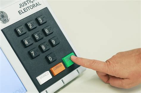 Para Fazer Tudo Certo Na Urna Eleitor Pode Treinar Pela Internet