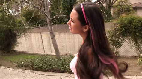 Páry šukají Chůvu 5 S3 Lízání Kundičky A Lesbičky Si Vyměňují Sperma