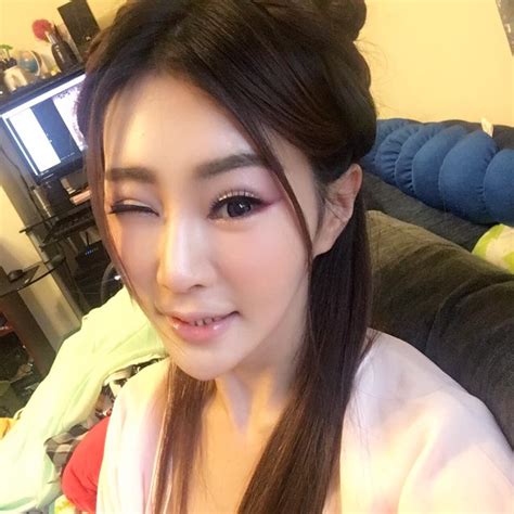 陳姍兒 Shaner 猜今天姍兒要演什麼角色？后，妃，嬪，常在，答應⋯👘👘👘🤗🤗🤗