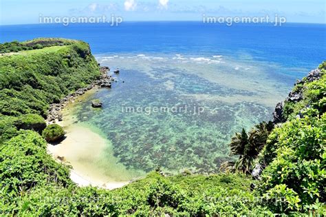 果報バンタ 沖縄県 宮城島の写真素材 198485918 イメージマート