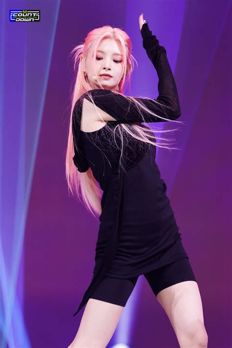 230824 Everglow Yiren Slay At M Countdown Kpopping