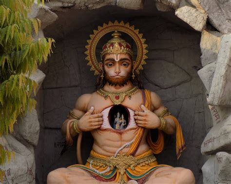 Hanuman Chalisa The Complete Text With English Translation