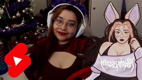 Live Stream It S Christmas And We Are Gaming Youtube Short Stream