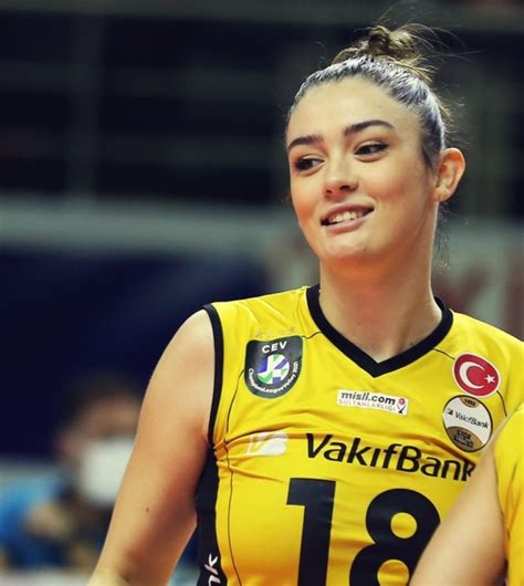 Zehra Güneş Voleybol Oyuncuları Voleybol Saç Ve Makyaj