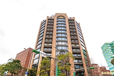 「雙豪」買賣拱樓價 文華苑每坪215萬創新高 自由財經
