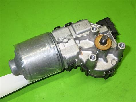 BOSCH-0390241544 : Ruitenwisser motor voor - Autoparts24