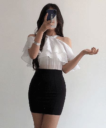 민소매 어깨트임 홀터넥 오프숄더 프릴 블라우스 3color 에이블리