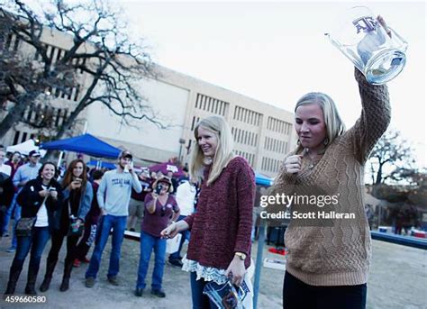Amanda Mangold Photos And Premium High Res Pictures Getty Images