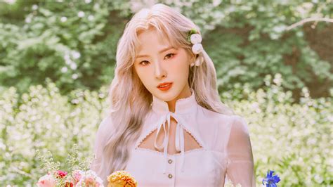 HaSeul LOONA Flip That 4K 9900g Wallpaper PC Desktop
