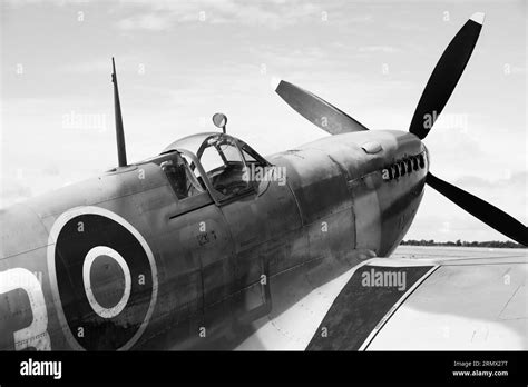 WW2 Fighter Supermarine Spitfire Mk1Xe Low Level MK356 Of The