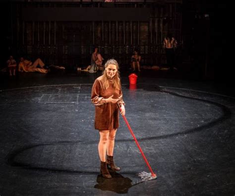 Nackt Theaterhaus Jena