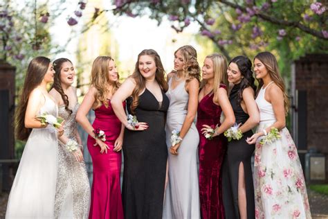 50 Prom Pictures Ideas For Groups And Individuals
