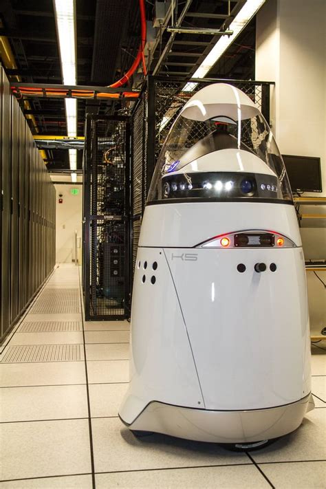 Knightscope K5 Securitysurveillance Robot 2000 X 3000 Rmachineporn
