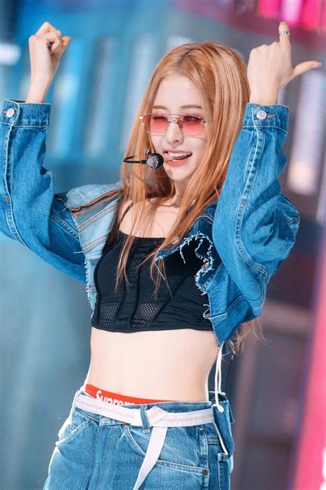 221023 Le Sserafim Yunjin Antifragile At Inkigayo Kpopping
