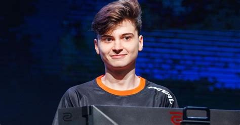 RAMZES666 о зарплате в Virtus pro Точно не 2 тыс а намного больше