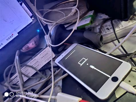 越狱的手机谨慎升级ios14。 哔哩哔哩