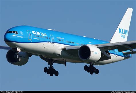 PH BQN KLM Asia Boeing 777 206ER Photo By Jan Seler ID 1315916 Planespotters Net