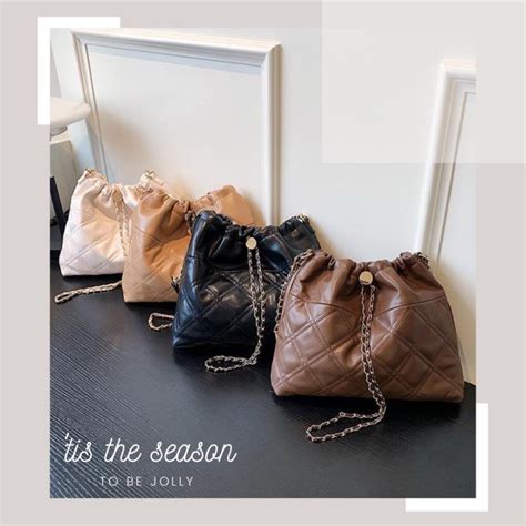 現貨在台 時尚菱格紋束口鍊條水桶包 小香風 鍊條包 斜跨包 束口包 流浪包 水桶包 4色可選 尚品小舖 Iopen Mall