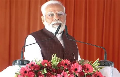 परधनमतर मद न 34 700 करड क वकस परयजनओ क कय लकरपण