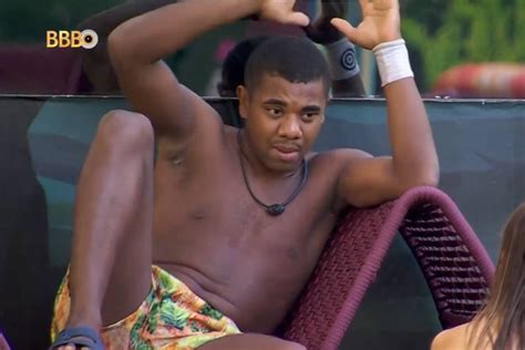 BBB Davi promete pular pelado na piscina caso chegue na reta final Metrópoles