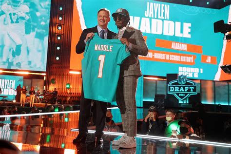 2021 Nfl Draft Miami Dolphins Rumors Picks Trades Grades And