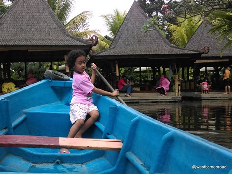 Tersesat Makan Dan Bermain Di Asep Stroberi Garut ~ West Borneo Road