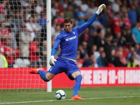 Pantilimon cel mai bun portar din Championship gata să fie mutat la