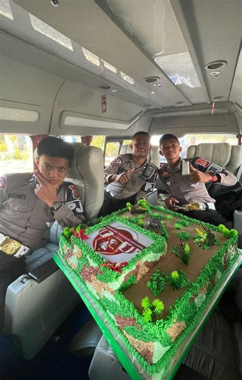 VIRAL Diduga Oknum Anggota Polisi Lecehkan TNI Pada Hut TNI Ke 77
