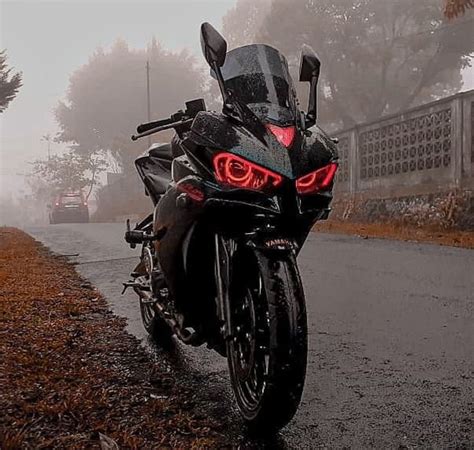 Yamaha R25 Wallpapers