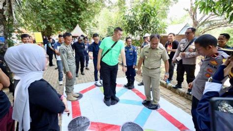Stasiun Kereta Permainan Danny Pomanto Di Rakernas Apeksi Di Maros