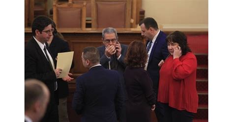 Пари за пенсии ще има и догодина но без отстъпка от 25 ст за литър гориво
