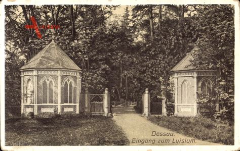 Dessau, Blick auf den Eingang zum Luisium, Tor, Zaun, Gebäude, Park | xl