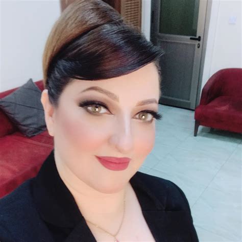 الاعلامية لينا فائق