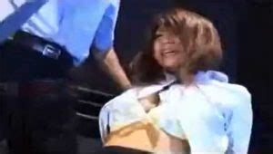 囚われた女刑事さんが腹パンチ拷問を受ける服のはだけ具合がエッチ 腹パン部