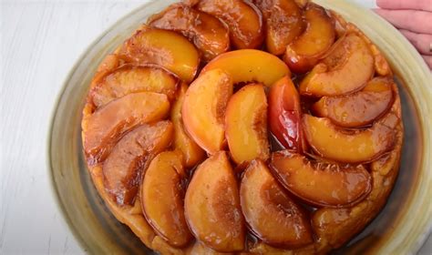 Torta de Pêssego Caseira Sabor Fresco e Delicioso em Cada Fatia