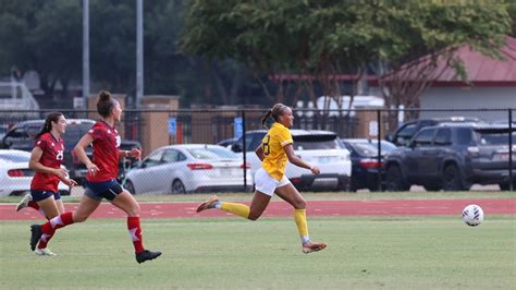 Blaise Tallies Six Points Leads Warhawk Soccer Past Texas State